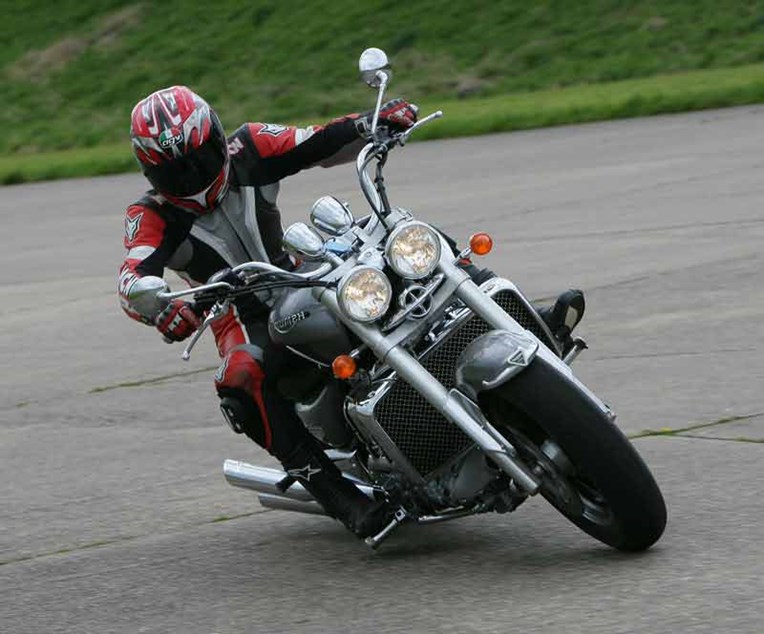 TRIUMPH ROCKET III (2005-2008) Review | Specs & Prices