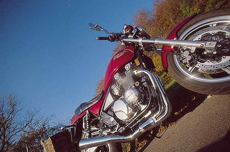 KAWASAKI ZEPHYR 550 (1991-1998) Review, Specs & Prices