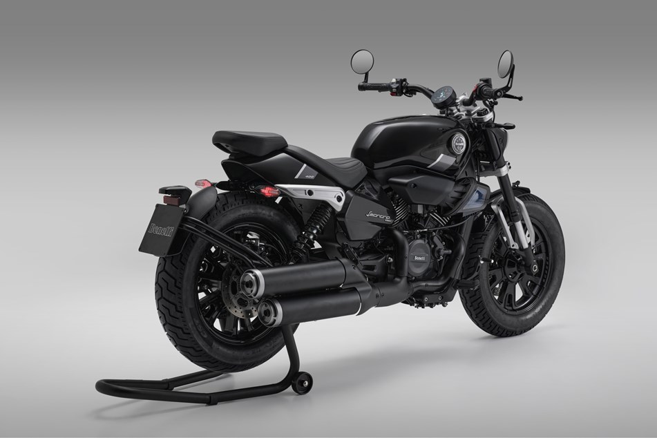 Benelli launch V-twin Leoncino Bobber 400 cruiser for 2025