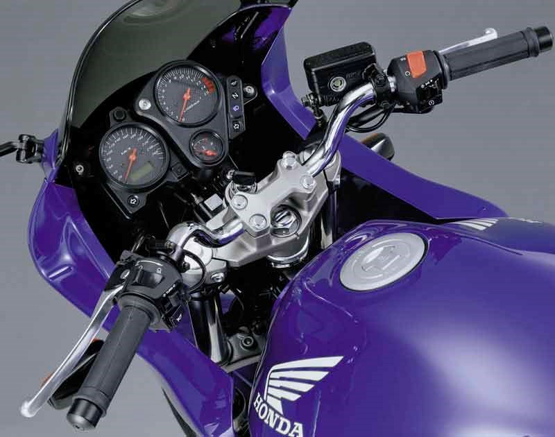 1998-2006 Honda CB600F Hornet review | High sting, low cost