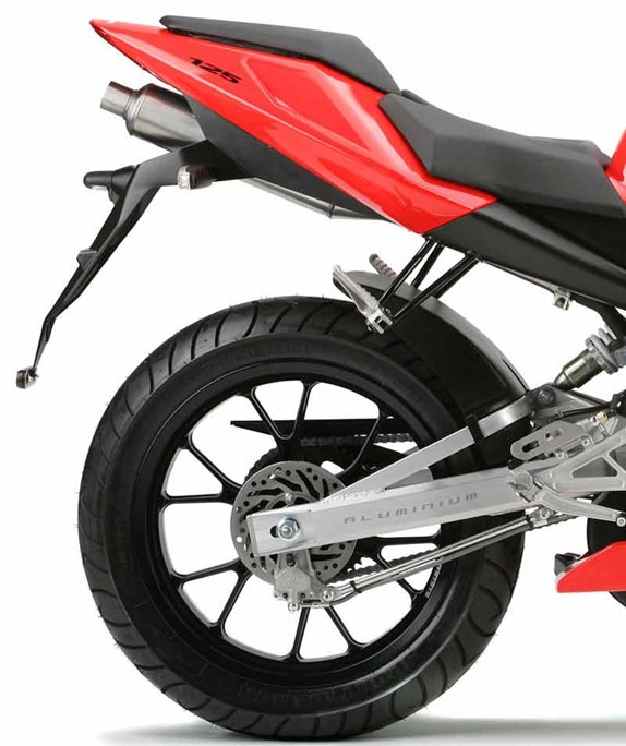 DERBI GPR125 (2005-2009) Review | Speed, Specs & Prices