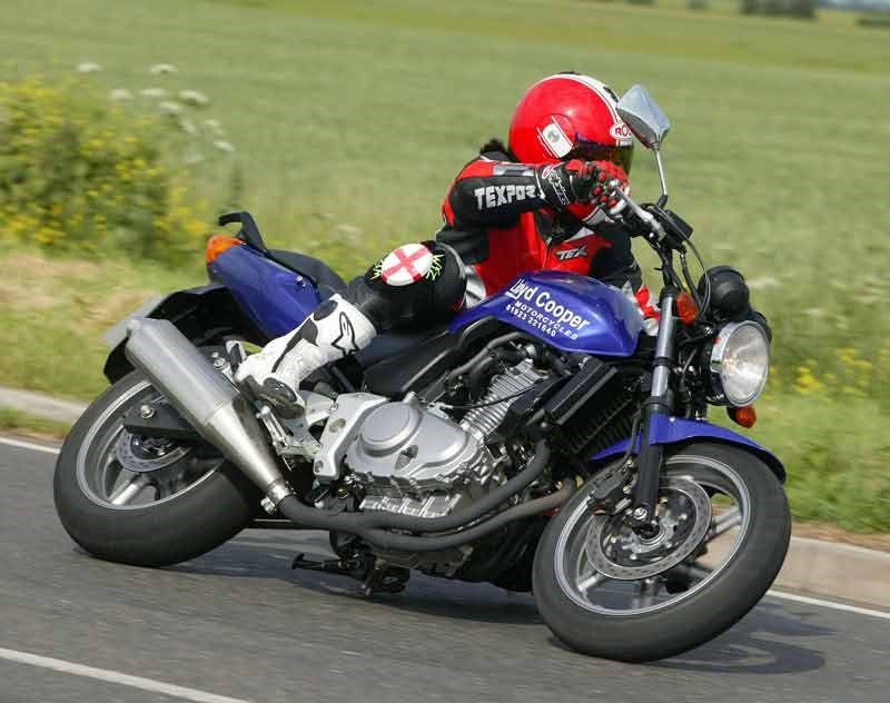 HONDA CBF500 (2004-2008) Review | Speed, Specs & Prices