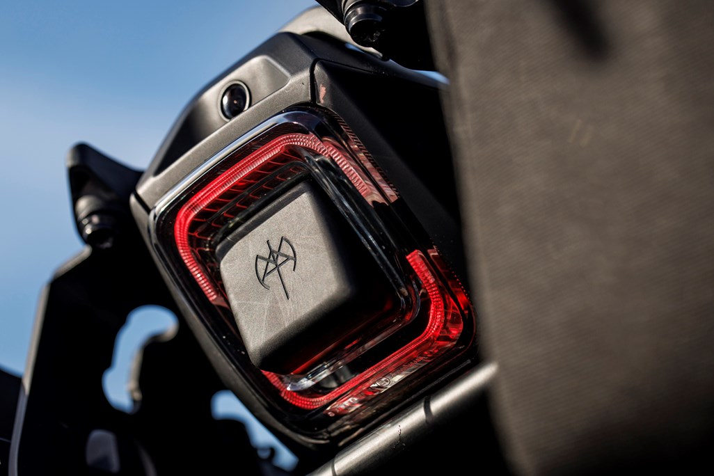 2024-on Naxeon IAM Pro Review: A striking silhouette