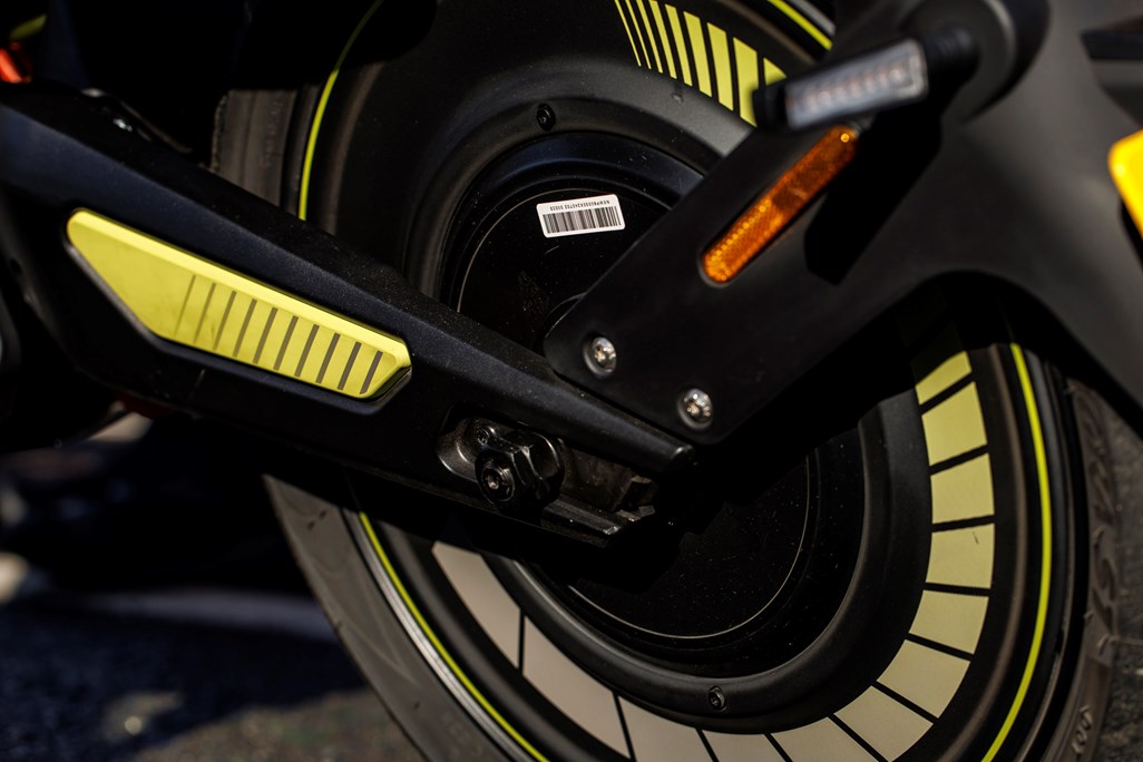 2024-on Naxeon IAM Pro Review: A striking silhouette