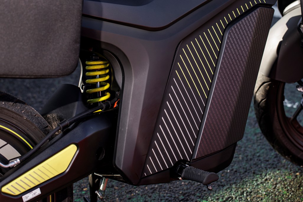 2024-on Naxeon IAM Pro Review: A striking silhouette