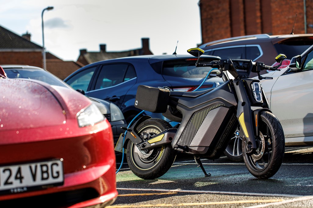 2024-on Naxeon IAM Pro Review: A striking silhouette