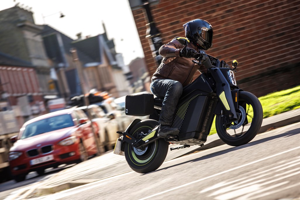 2024-on Naxeon IAM Pro Review: A striking silhouette