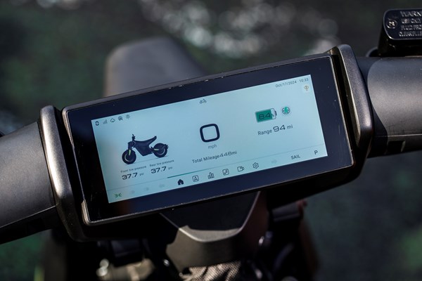 2024-on Naxeon IAM Pro Review: A striking silhouette