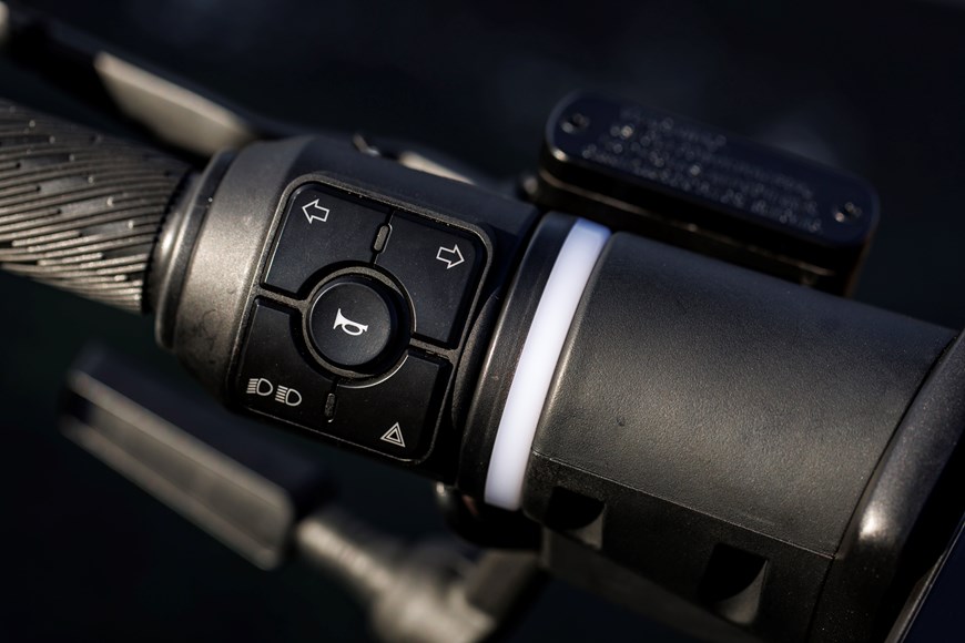 2024-on Naxeon IAM Pro Review: A striking silhouette