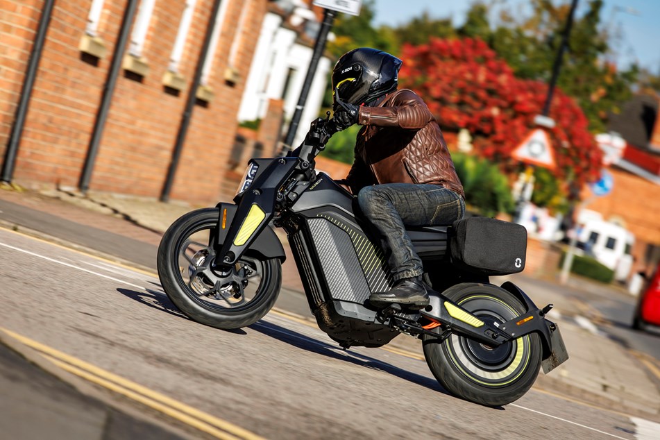 2024-on Naxeon IAM Pro Review: A striking silhouette