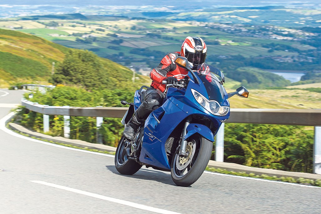 Triumph Sprint ST 1050 (2005-2011) Review