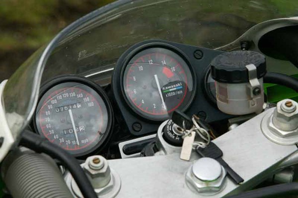 Kawasaki ZXR400 (1995-1998) Review | Specs & Prices