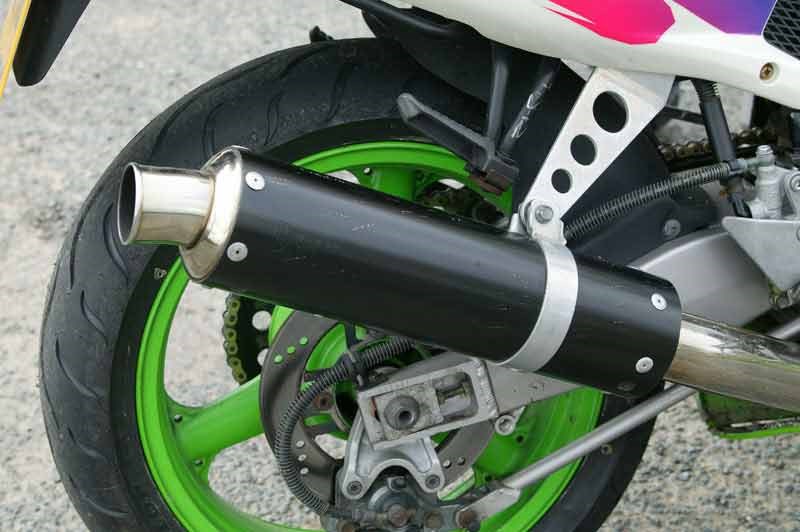 Kawasaki ZXR400 (1995-1998) Review | Specs & Prices