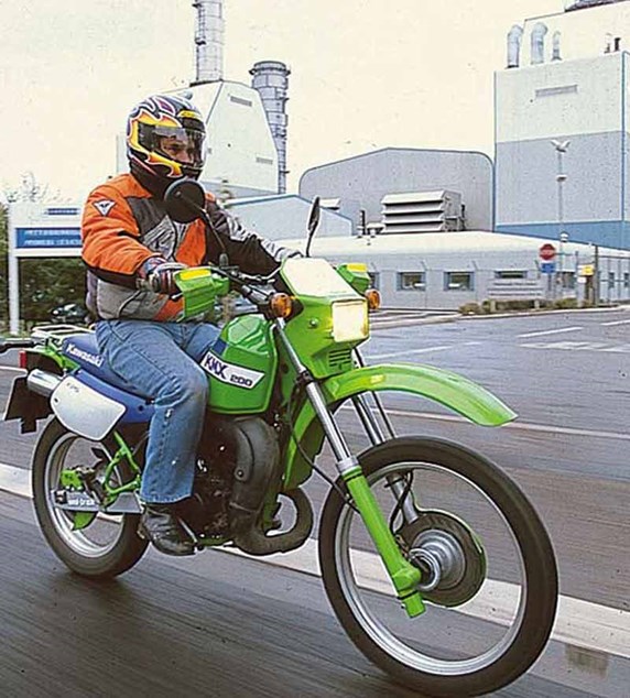 KAWASAKI KMX125 (1986-2002) Review | Specs & Prices