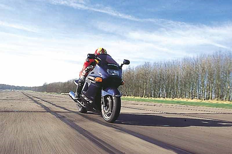 KAWASAKI ZZR1100 (1990-1997) Review | Specs & Prices