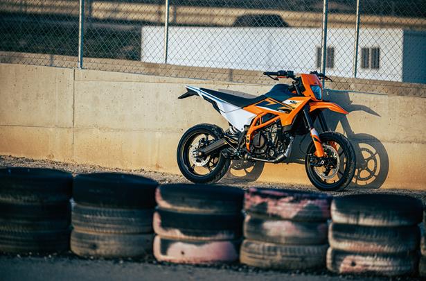 KTM launch single-cylinder 390 SMC R and 125 SMC R for 2025