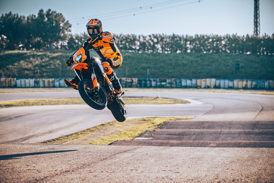 KTM launch single-cylinder 390 SMC R and 125 SMC R for 2025