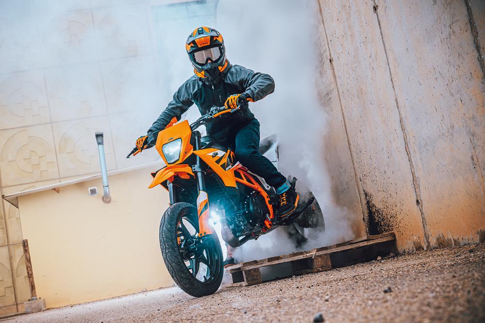 KTM launch single-cylinder 390 SMC R and 125 SMC R for 2025