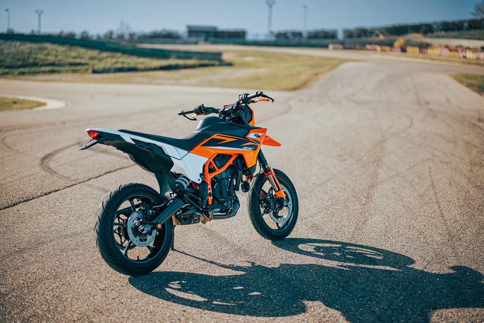 KTM launch single-cylinder 390 SMC R and 125 SMC R for 2025