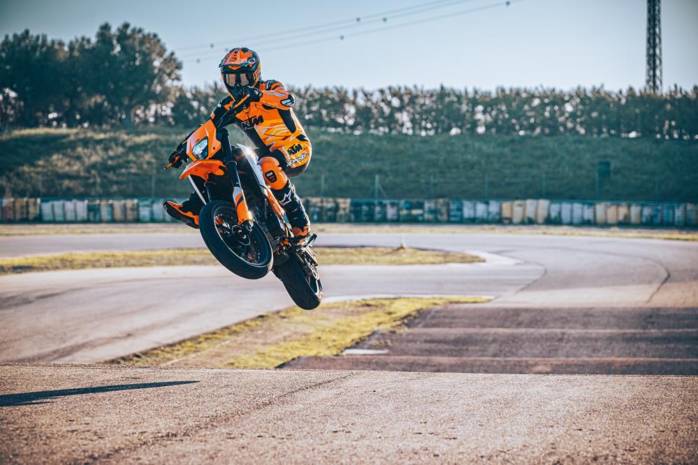 KTM launch single-cylinder 390 SMC R and 125 SMC R for 2025