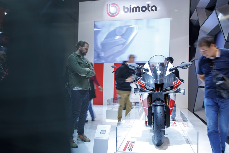 Bimota KB998 Rimini uses adaptive front winglet technology