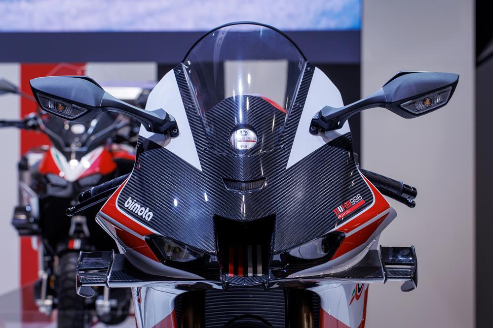Bimota KB998 Rimini uses adaptive front winglet technology