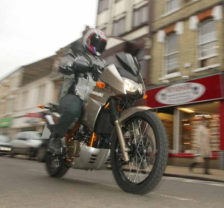 KAWASAKI KLE500 (1991-2007) Review | Specs & Prices