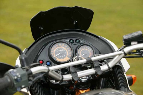 KAWASAKI KLE500 (1991-2007) Review | Specs & Prices