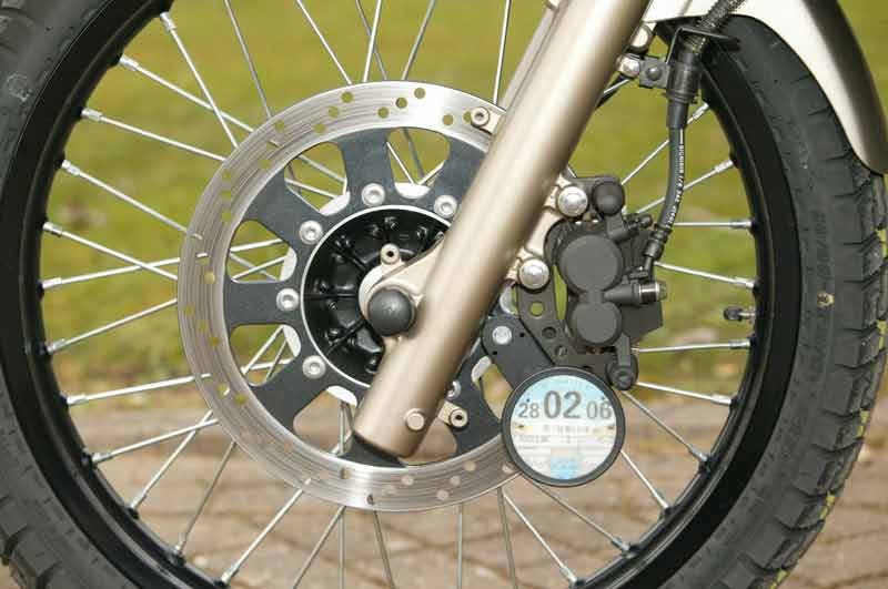 KAWASAKI KLE500 (1991-2007) Review | Specs & Prices