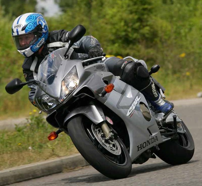 HONDA CBR600F (2000-2007) Review | Speed, Specs & Prices