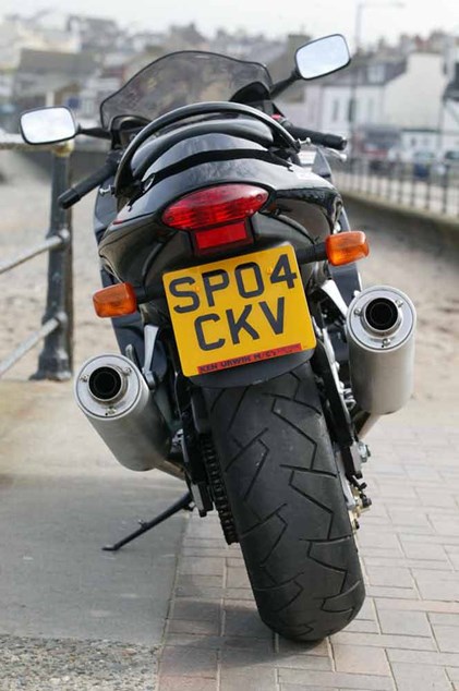 SUZUKI GSX1300R HAYABUSA (1999-2007) Motorcycle Review