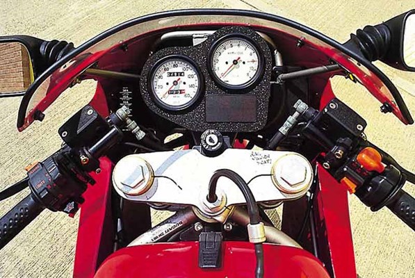 DUCATI 600SS (1993-1999) Review | Speed, Specs & Prices