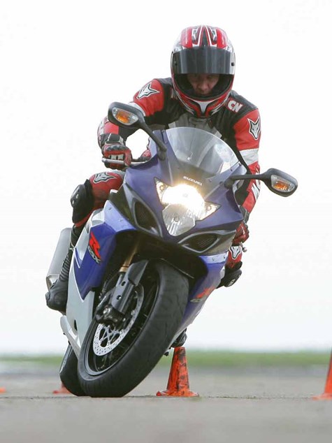 SUZUKI GSX-R1000 (2005-2006) Review | Specs & Prices