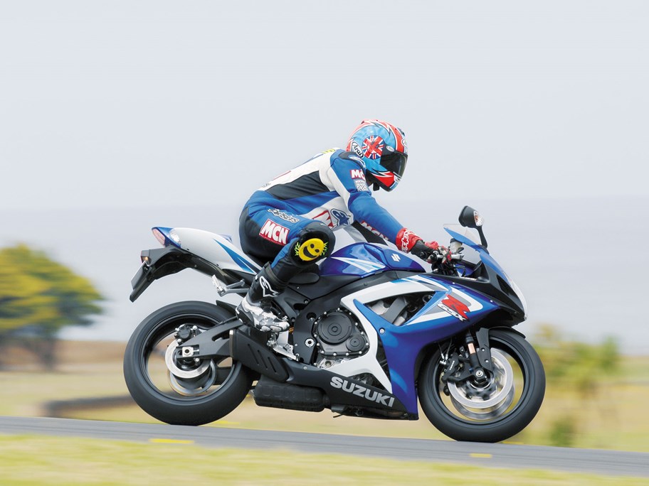 2006-2007 SUZUKI GSX-R750 review: still hits the spot today!