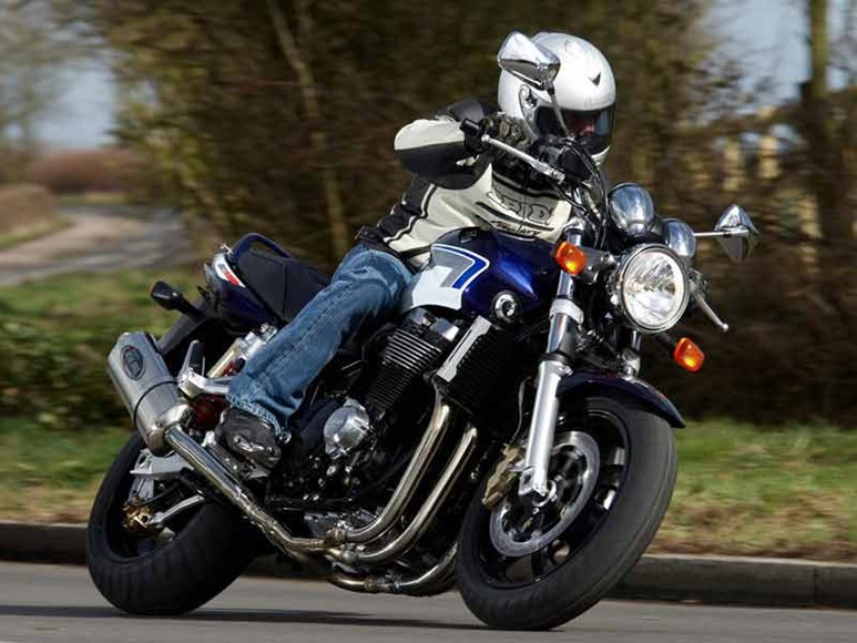Suzuki GSX 1400 (2001-2006) Review | Speed, Specs & Prices