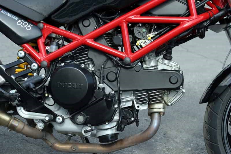 DUCATI MONSTER 695 (2006-2008) Review, Specs & Prices