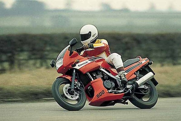 KAWASAKI GPZ500 (1987-2004) Review | Specs & Prices