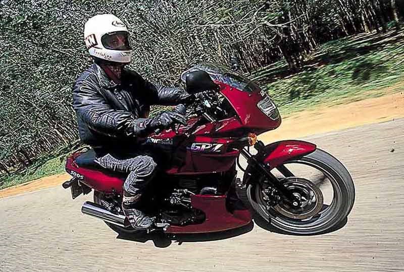 KAWASAKI GPZ500 (1987-2004) Review | Specs & Prices