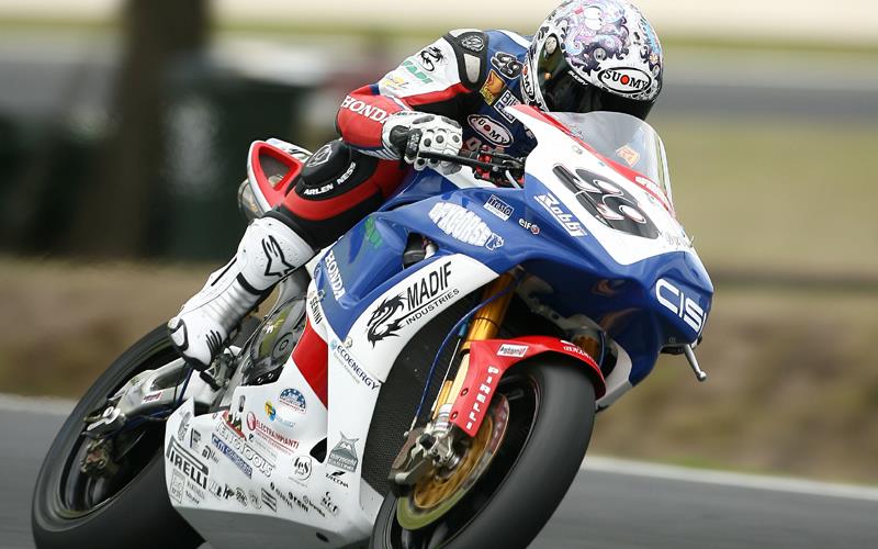 Martin to keep racing in WSB