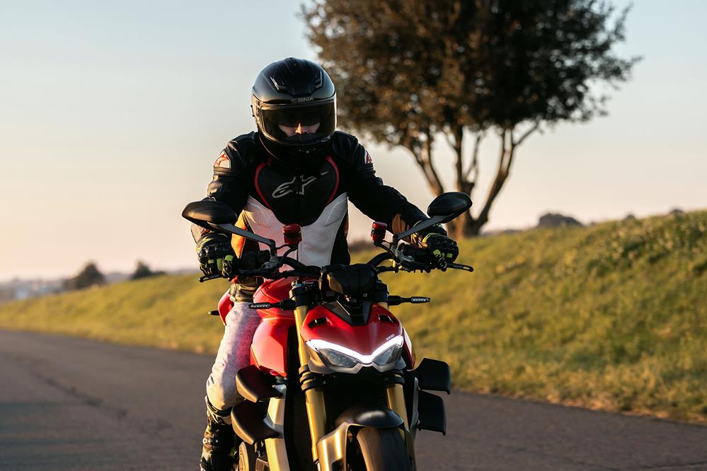 Sena Phantom fully integrated intercom helmet with 60S tech