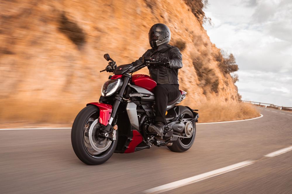 Ducati add to their cruiser line-up with new XDiavel V4