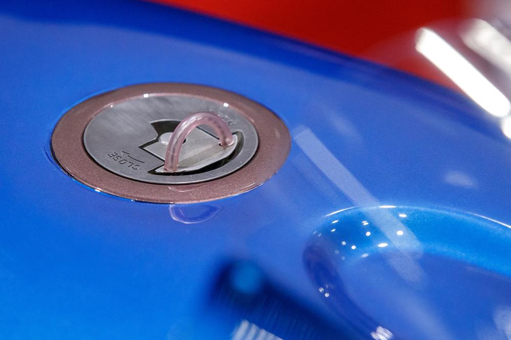 James Whitham restores Yamaha YZR500 Grand Prix bike