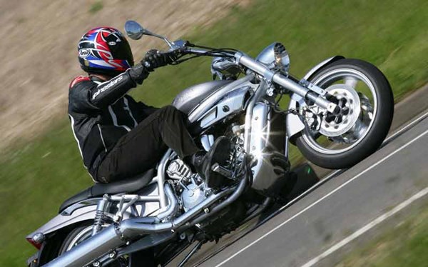 HYOSUNG GV650 AQUILA (2006-on) Review, Specs & Prices