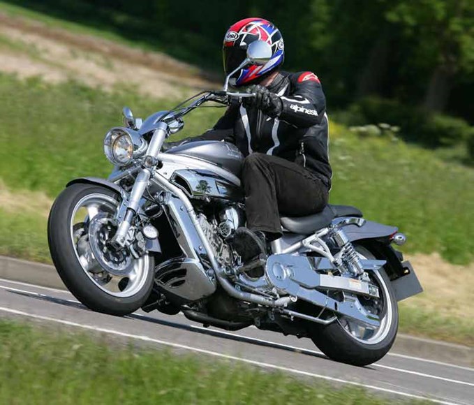 HYOSUNG GV650 AQUILA (2006-on) Review, Specs & Prices