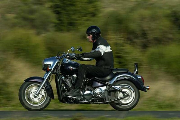 KAWASAKI VN2000 (2004-on) Review | Speed, Specs & Prices