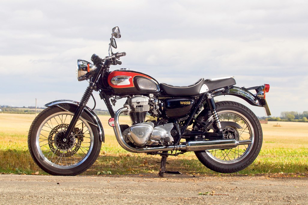 Kawasaki W650 (1999-2006) Review | Speed, Specs & Prices