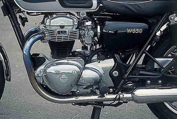 Kawasaki W650 (1999-2006) Review | Speed, Specs & Prices