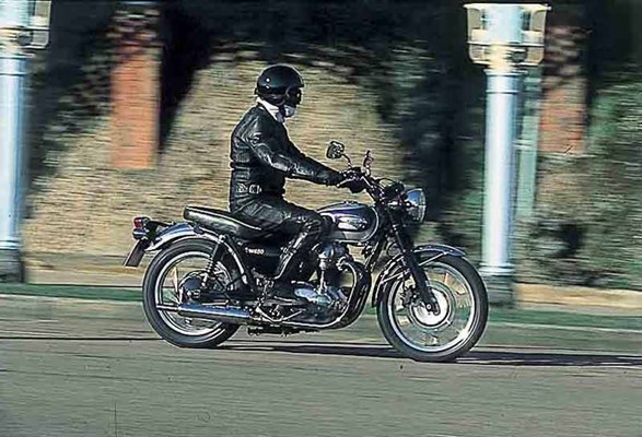 Kawasaki W650 (1999-2006) Review | Speed, Specs & Prices
