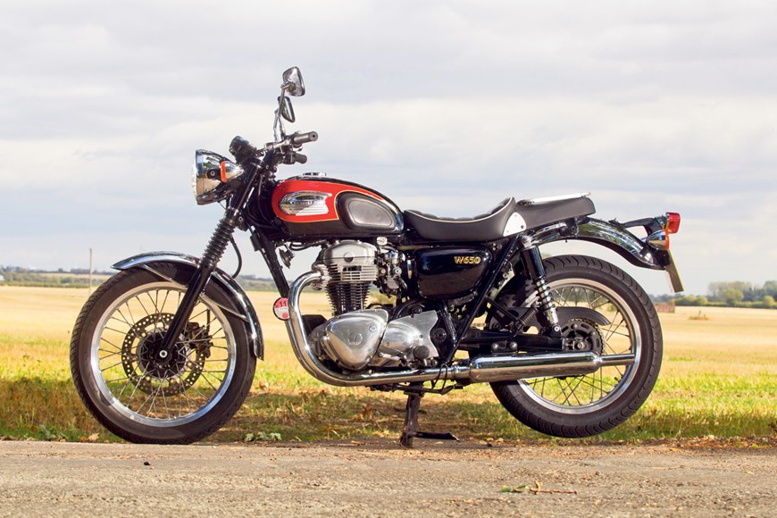 Kawasaki W650 (1999-2006) Review | Speed, Specs & Prices