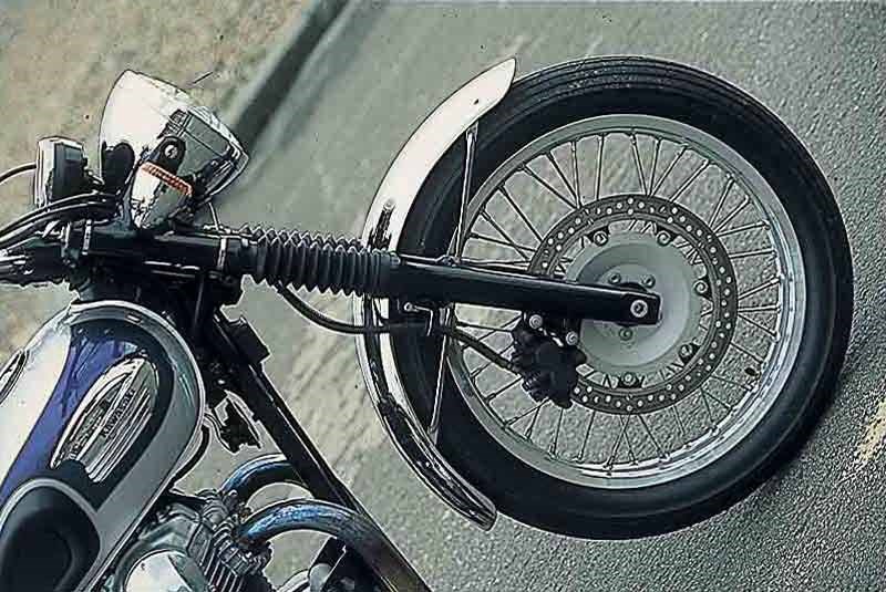 Kawasaki W650 (1999-2006) Review | Speed, Specs & Prices